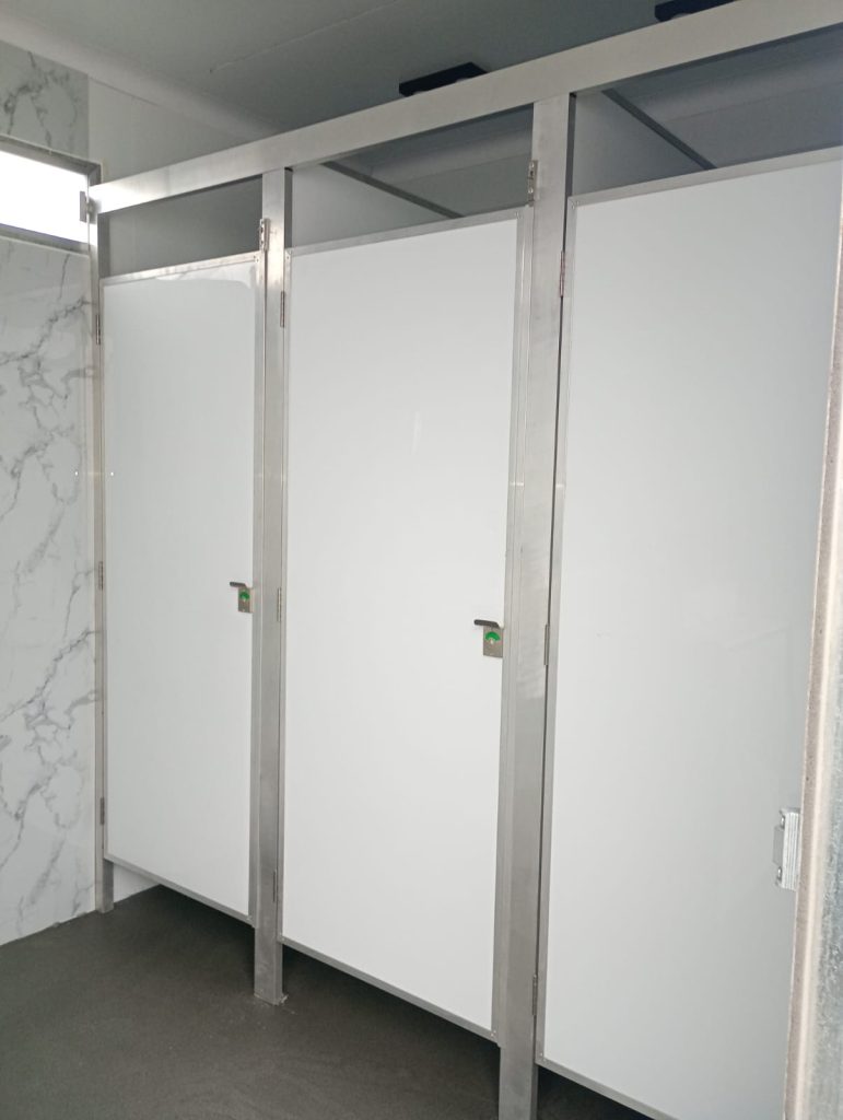 Modulo BA DELUXE DOBLE SANITARIO 6 MT. – Basani